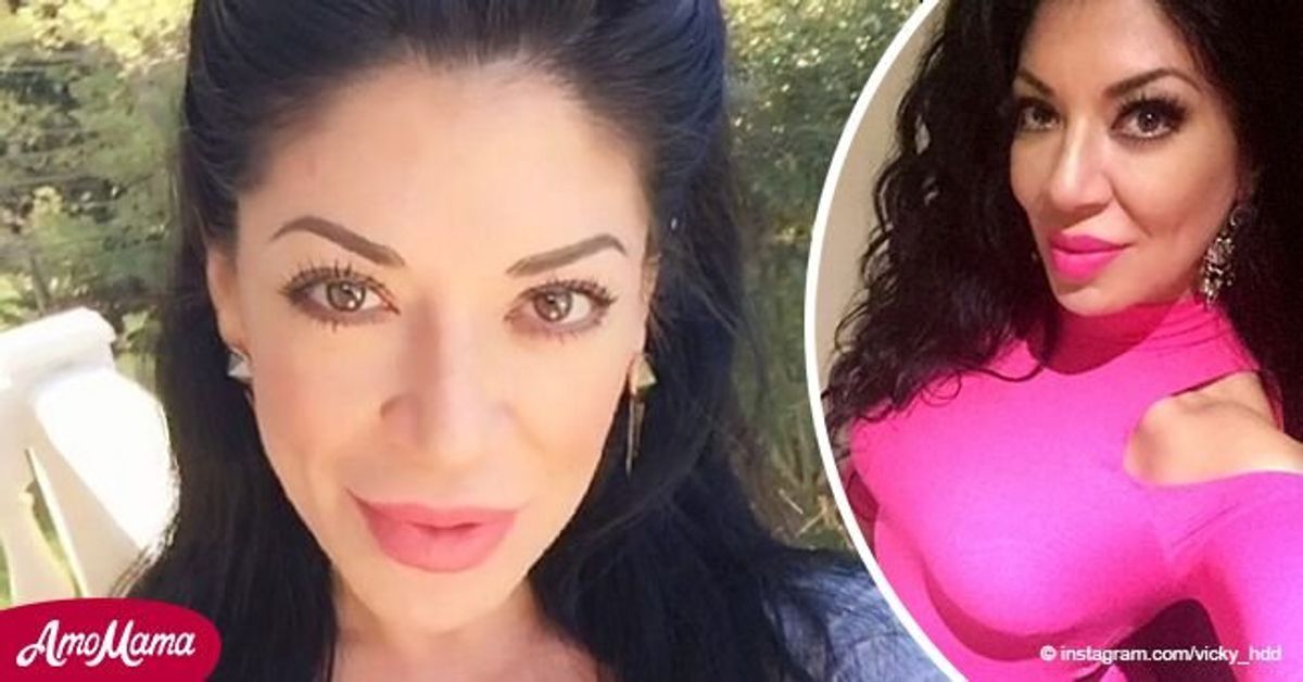 Vicky Terrazas muestra su lado más íntimo con un vestido que la deja al ...