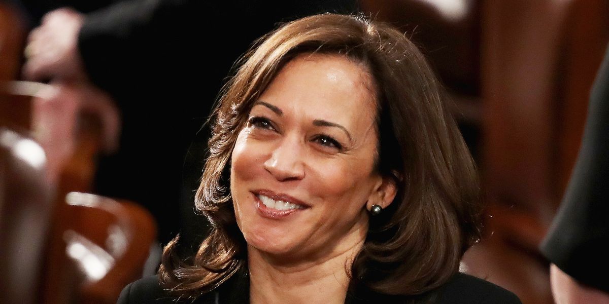 Un vistazo al matrimonio de 10 años de Kamala Harris con un hombre que ...
